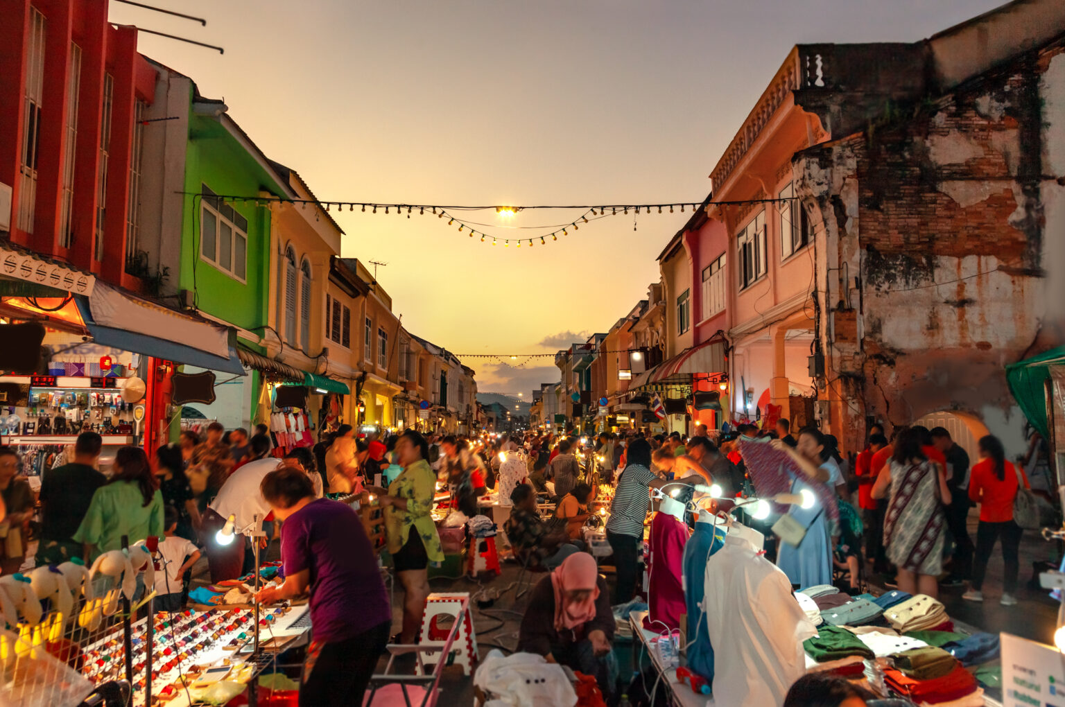 How to Eat Like a Local Anywhere - Essential Engine